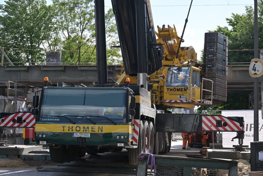 Kranführer - Mobilkranfahrer - Kranfahrer Jobs - Hüffermann